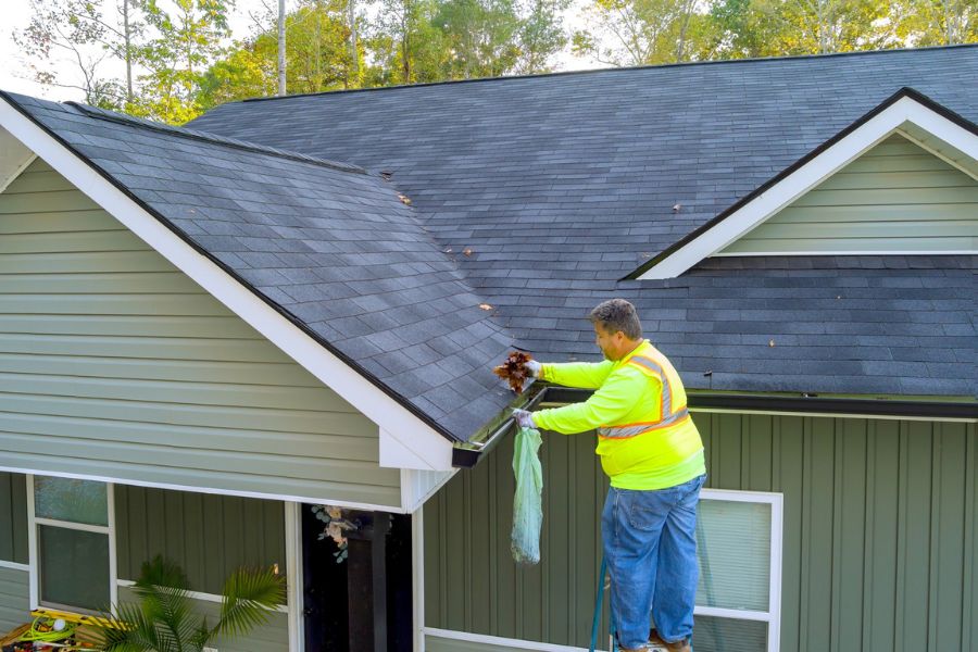 Essential Safety Tips for Efficient Gutter Cleaning - Digi Blogs